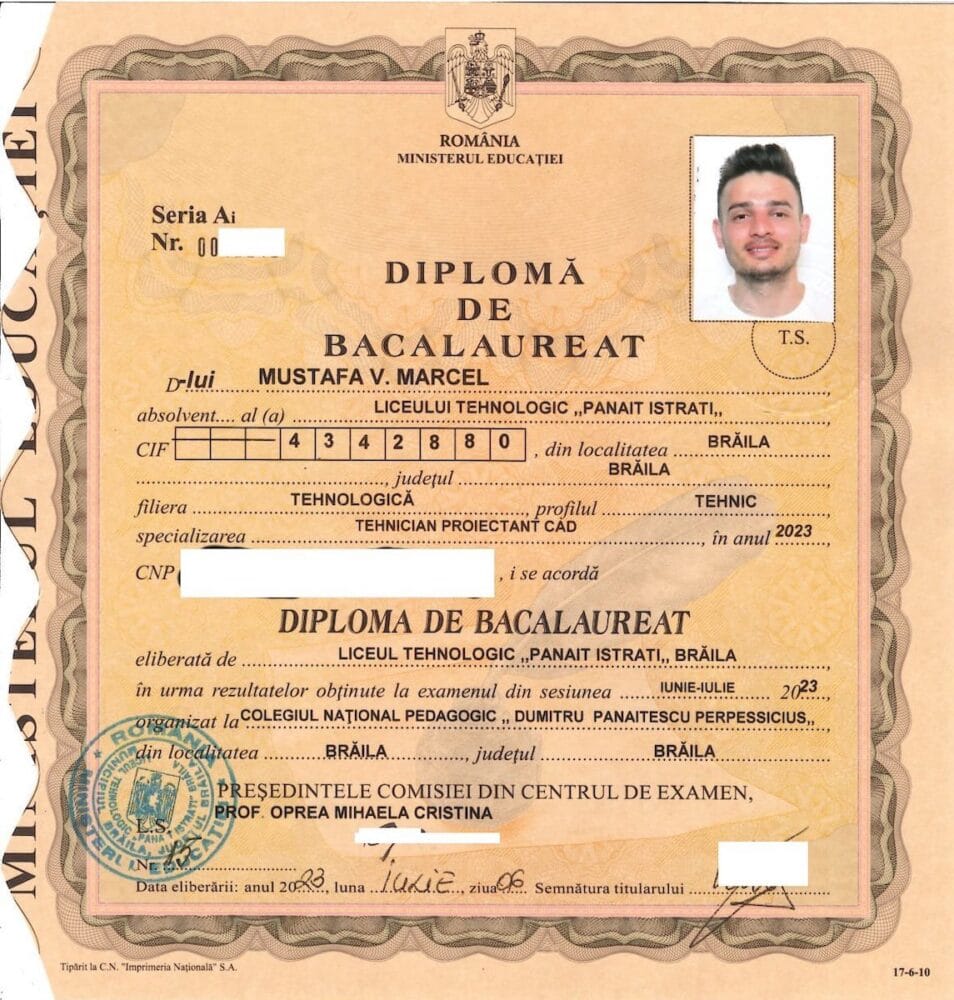 E singurul din familia lui care a mers la școală. A luat bacul cu 9.01