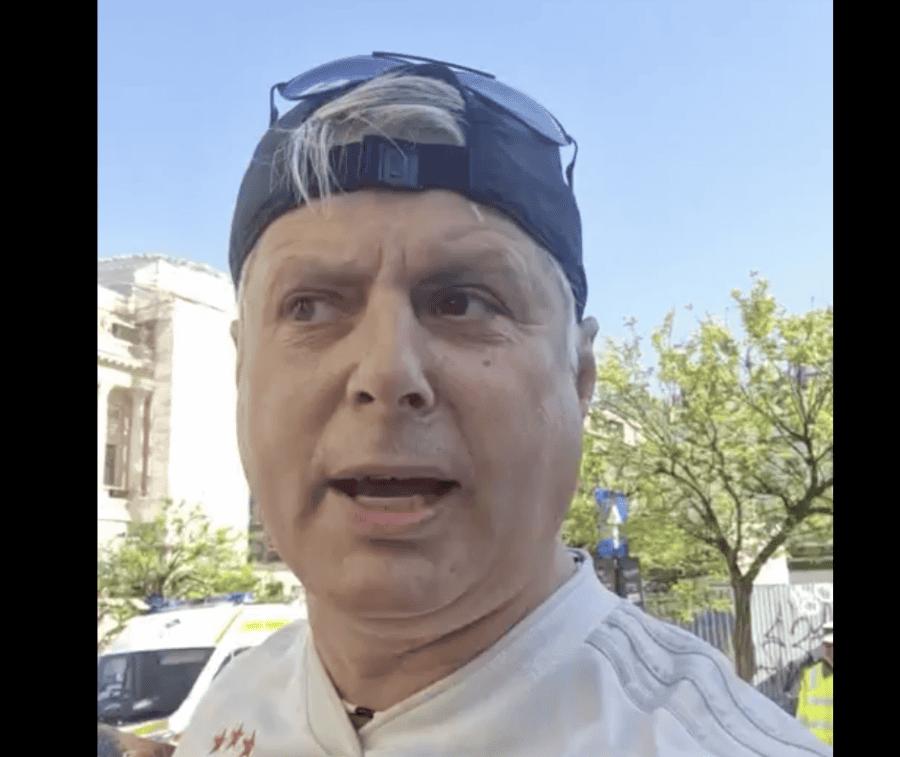 Activistul Marian Ceaușescu a fost ridicat de Jandarmi, pentru a nu-l ...