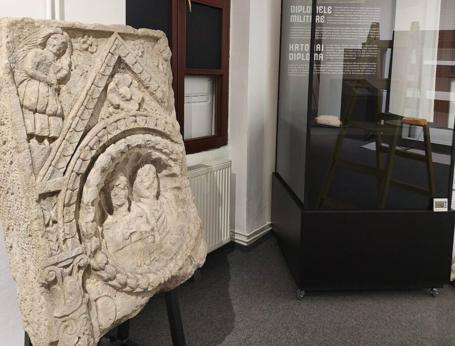 O zeitate protectoare, artefact din perioada romană, vedeta expoziţiei ...
